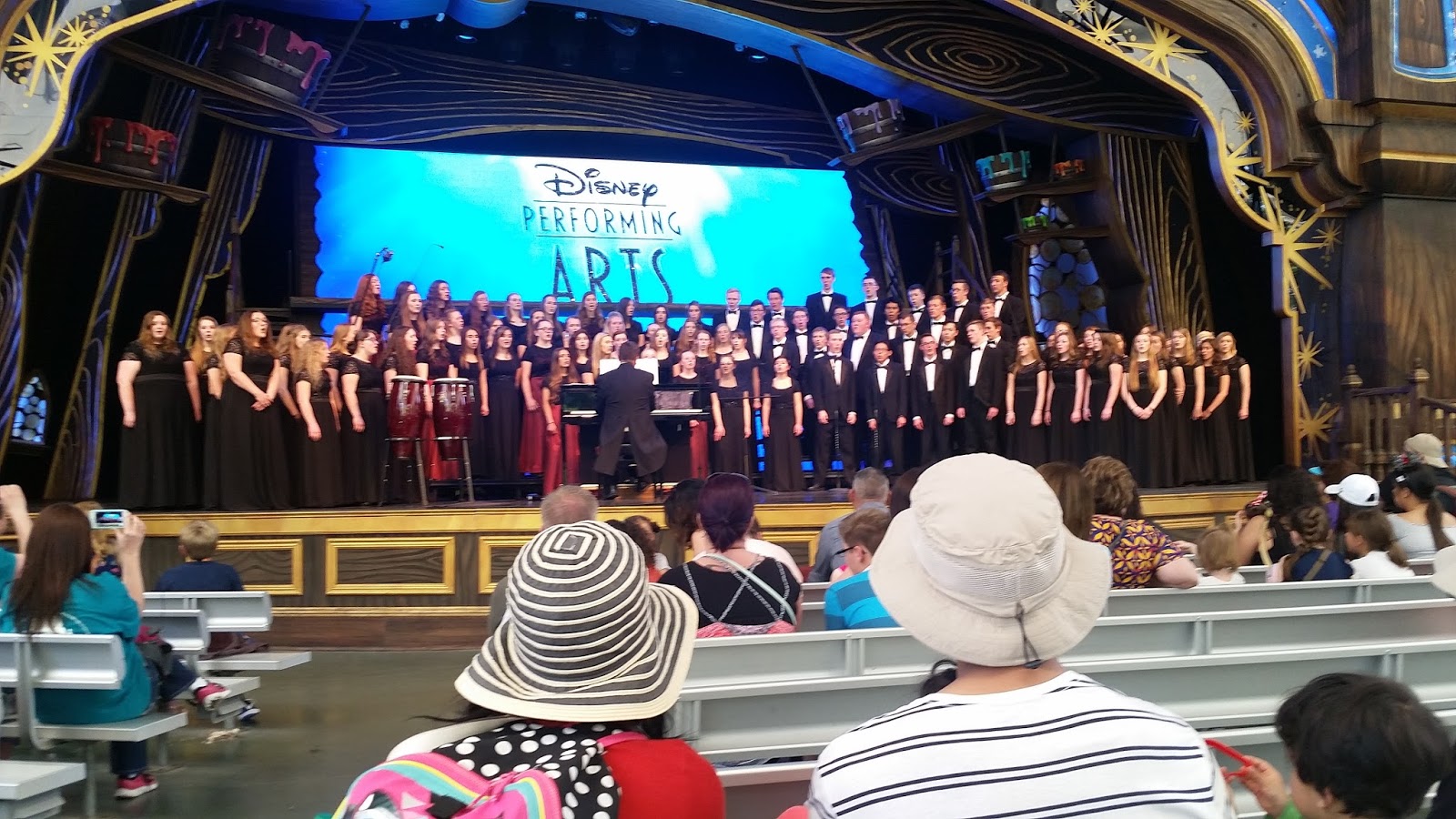 Reach Upward: A trip to Disneyland with 300 high school students