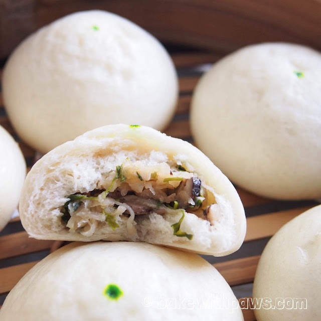 Steamed Vegetable Buns - BAKE WITH PAWS