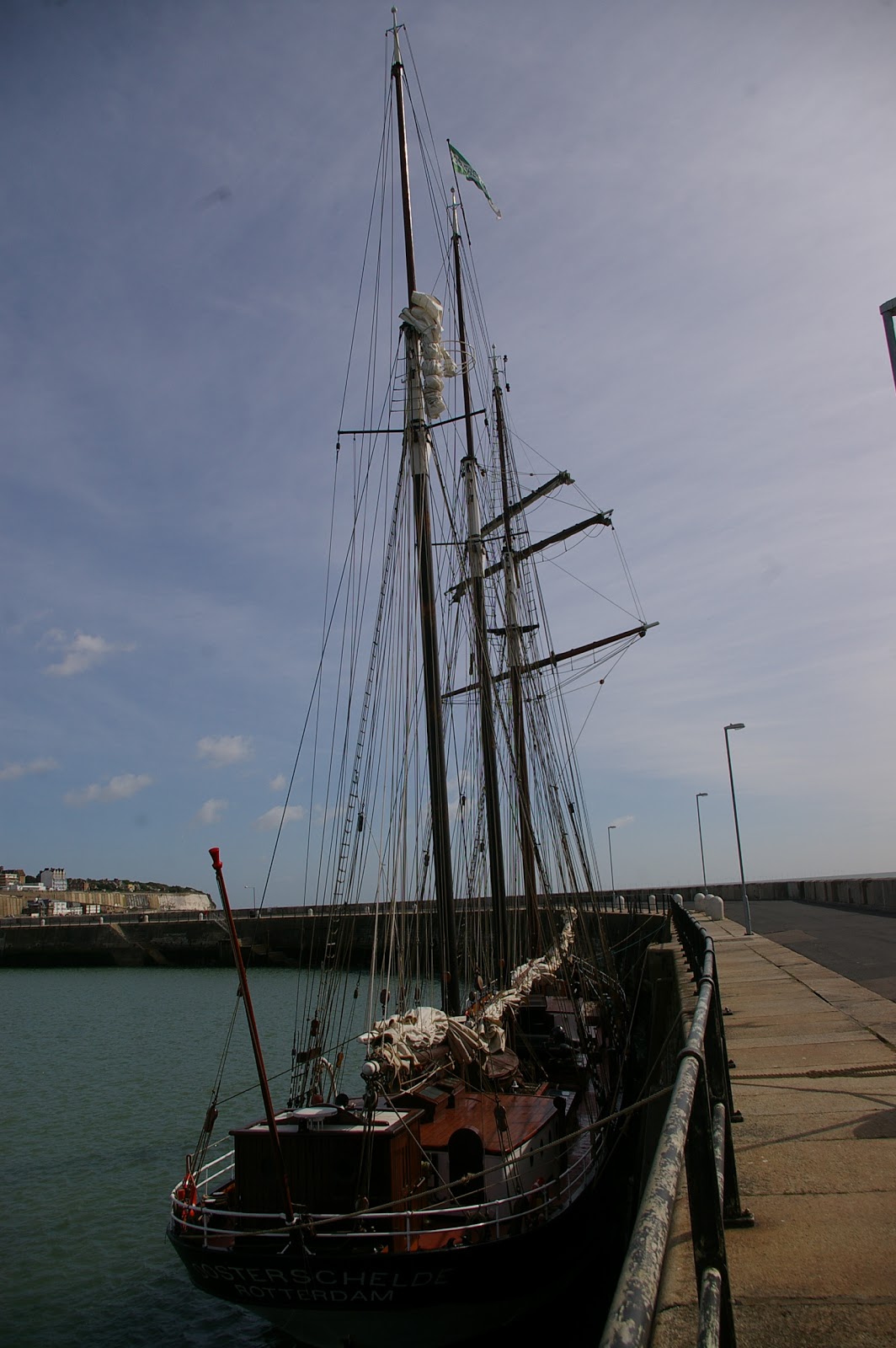 thanetonline: Frigging in the Rigging Topsail Schooner in Ramsgate Harbour