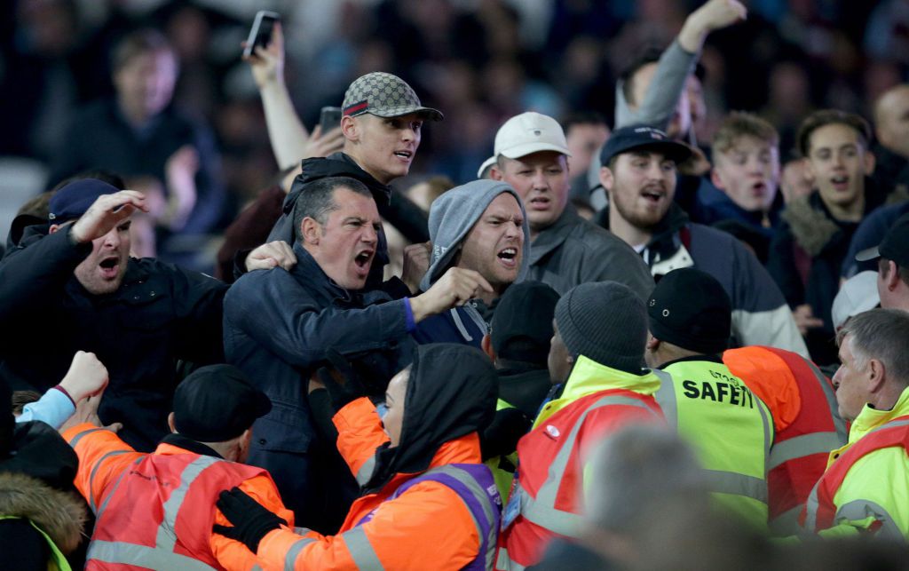 Football Hooligan Pictures: SIXTEEN PICTURES: West Ham v Chelsea 26 Oct ...