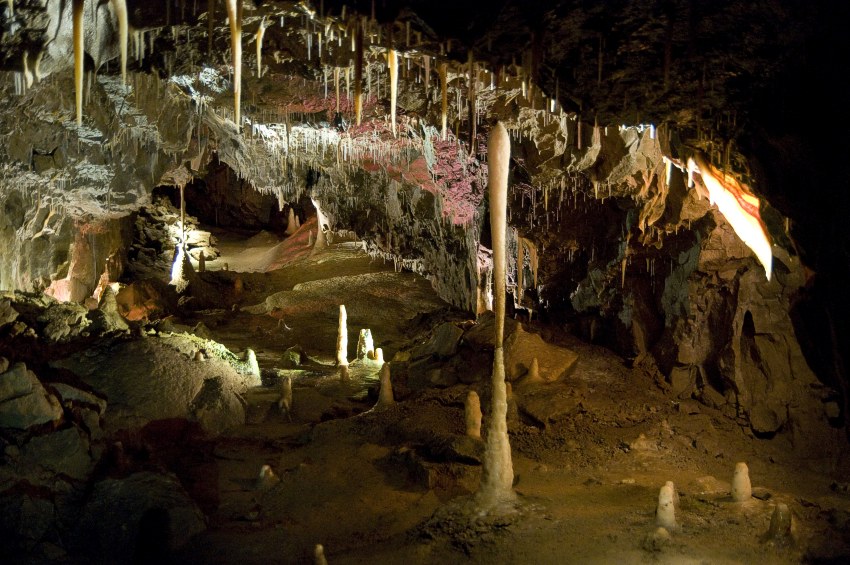Around Scotland: STUMP CROSS CAVERN