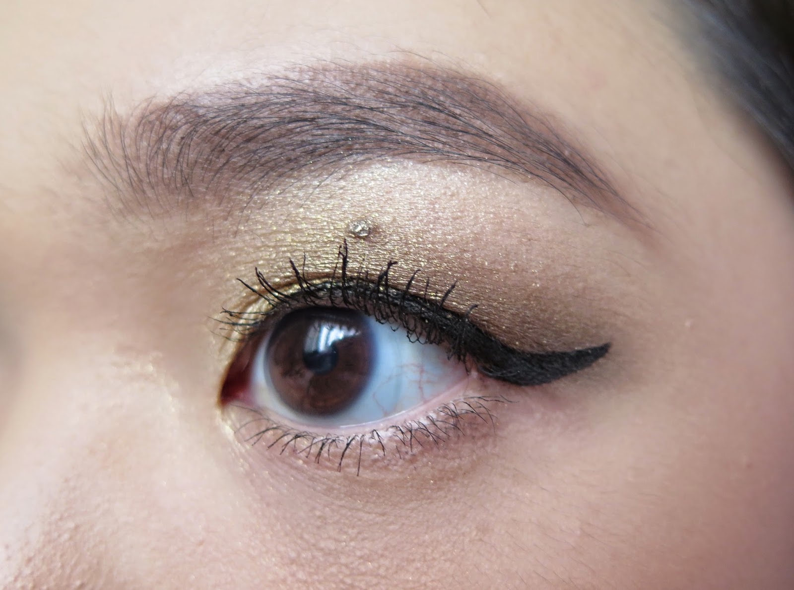 The Blackmentos Beauty Box: Festive Golden Gradient look! (Maybelline ...
