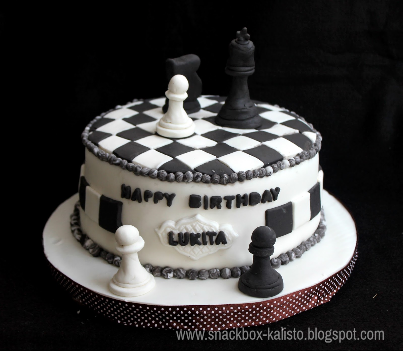 KALISTO'S KITCHEN @kalistokitchen: CHECKER BOARD CAKE