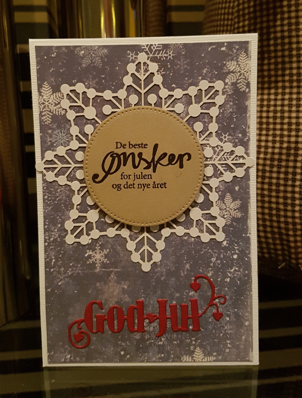 Jorunn`s scrapperier: Julekort med Maja Design ark