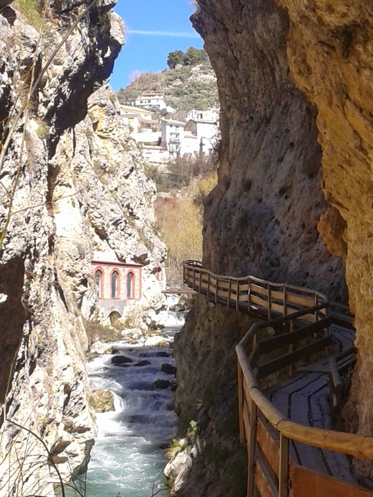 Ubrique natural: Senderistas ubriqueños por el mundo: la Cerrada del ...