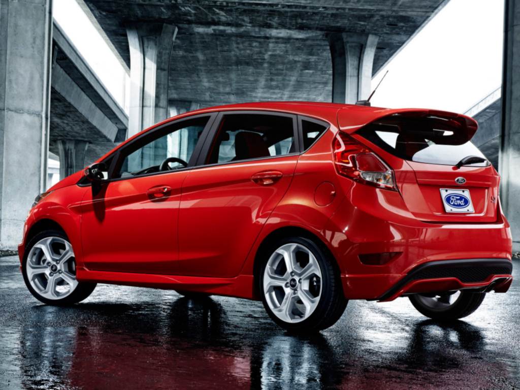 Ford Fiesta ST em versão americana tem 5 portas e motor mais potente de ...
