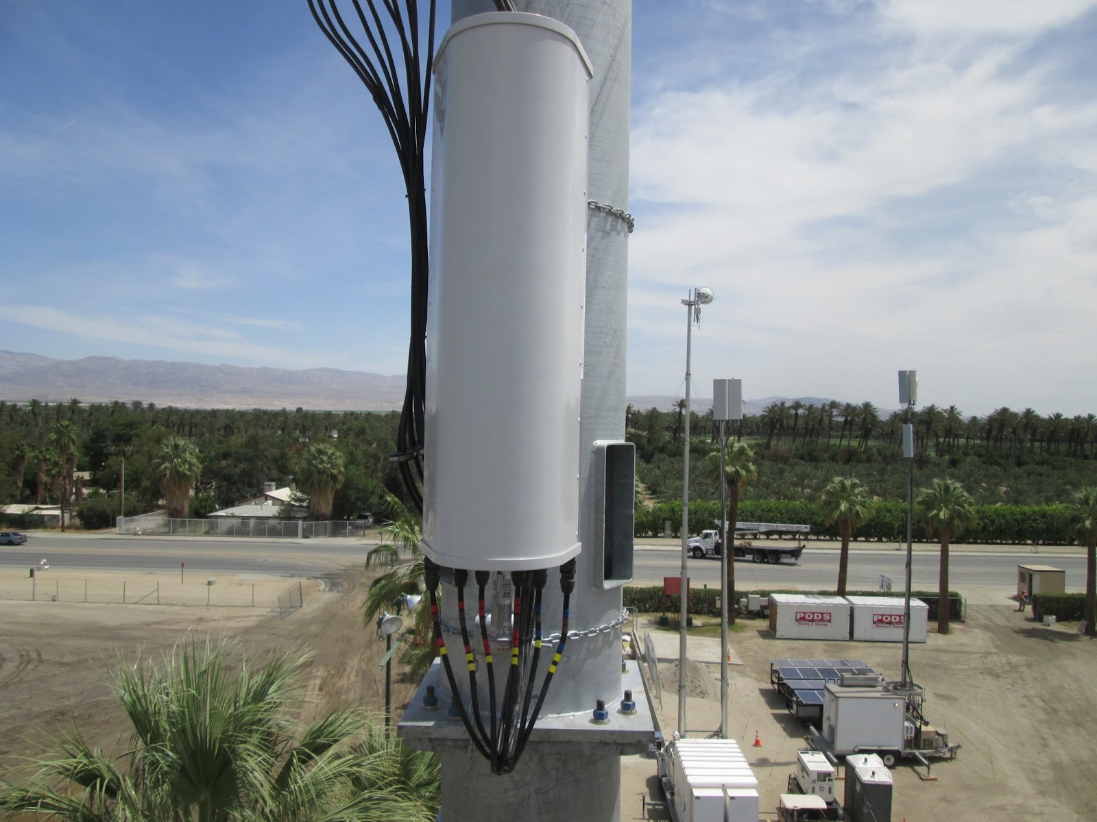 Company News in Egypt: Wireless Network Capacity Comes in Threes