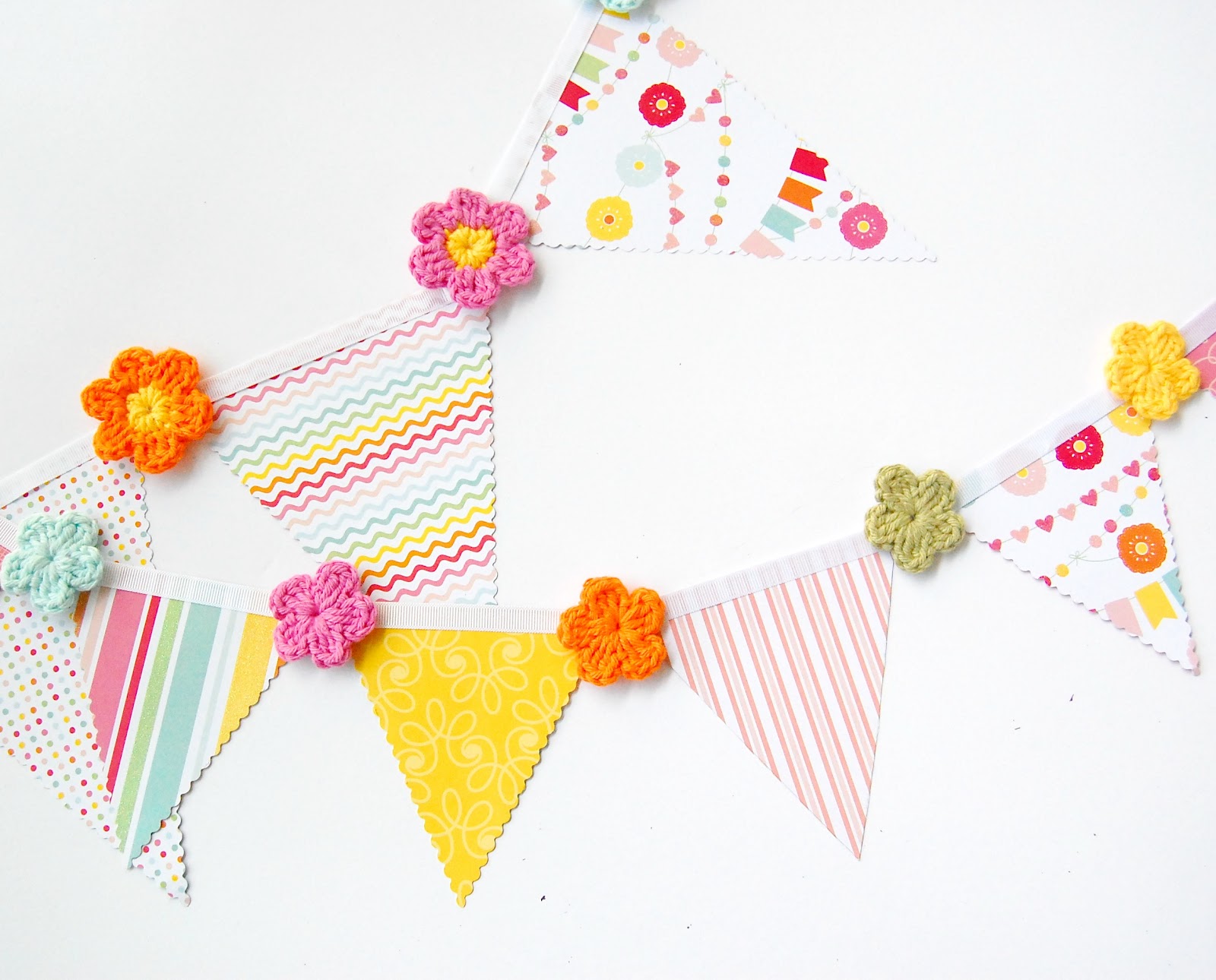 hopscotch lane: Paper Bunting and a Simple Crochet Flower Pattern