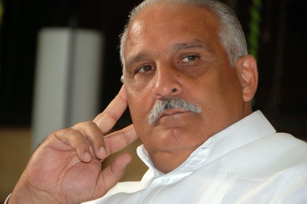 JOSEPH CACERES: CON SU VOZ DE CHOCHUECA...