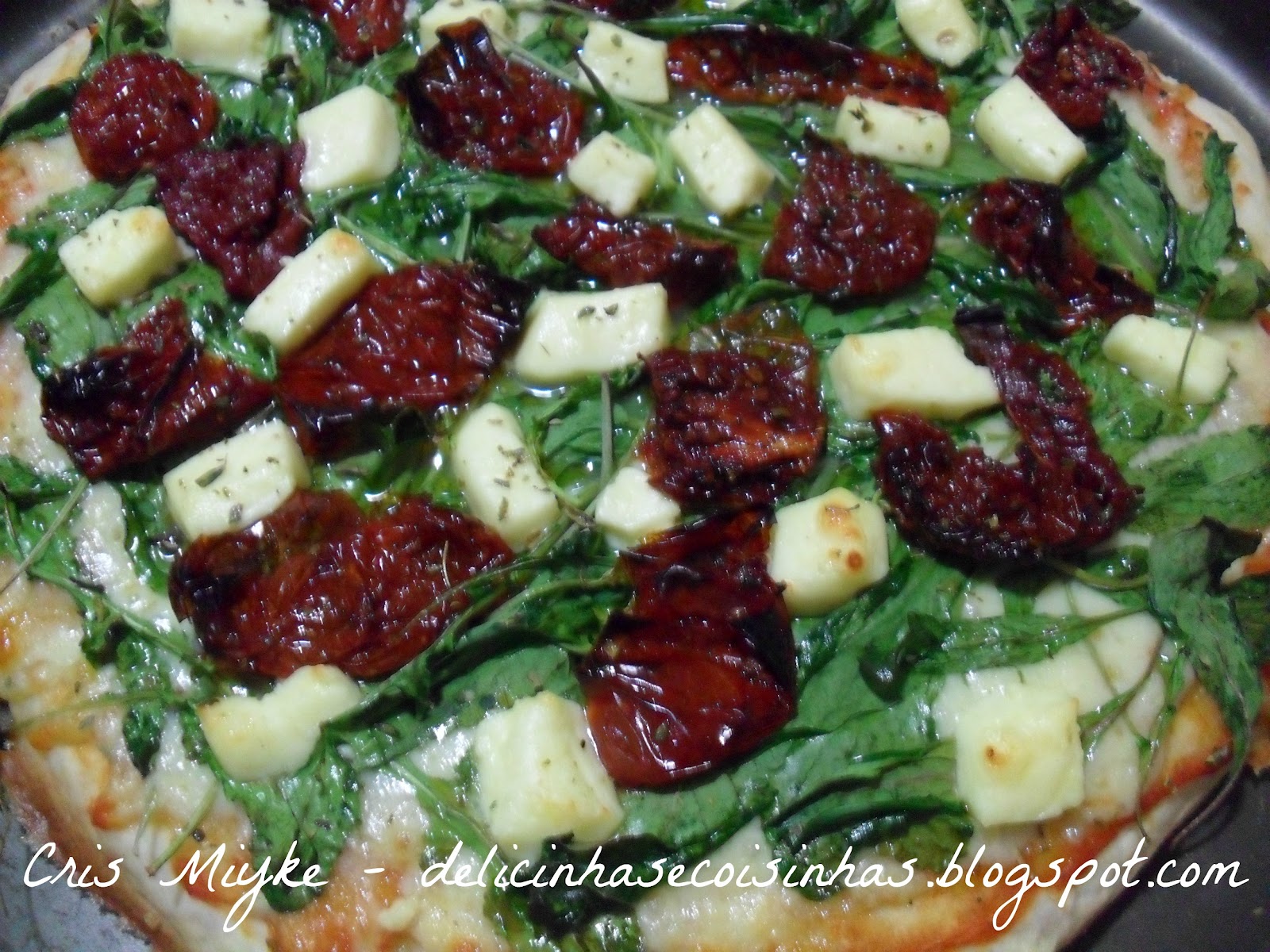 Pizza de Tomate Seco e Rúcula