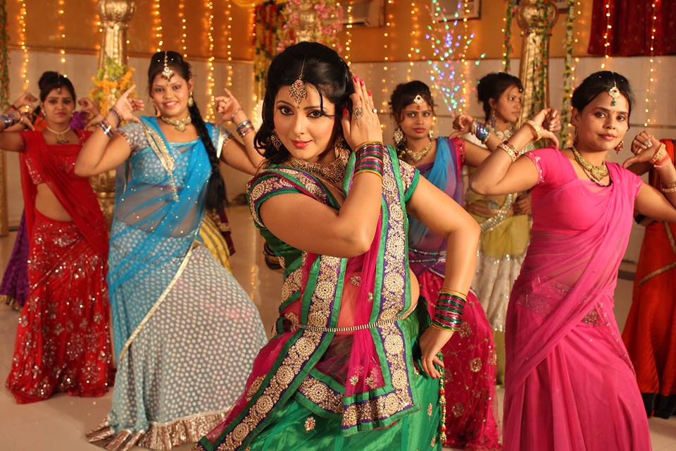 Smrity Sinha Hd Wallpaper Latest Smrity Sinha Hot Photos Images
