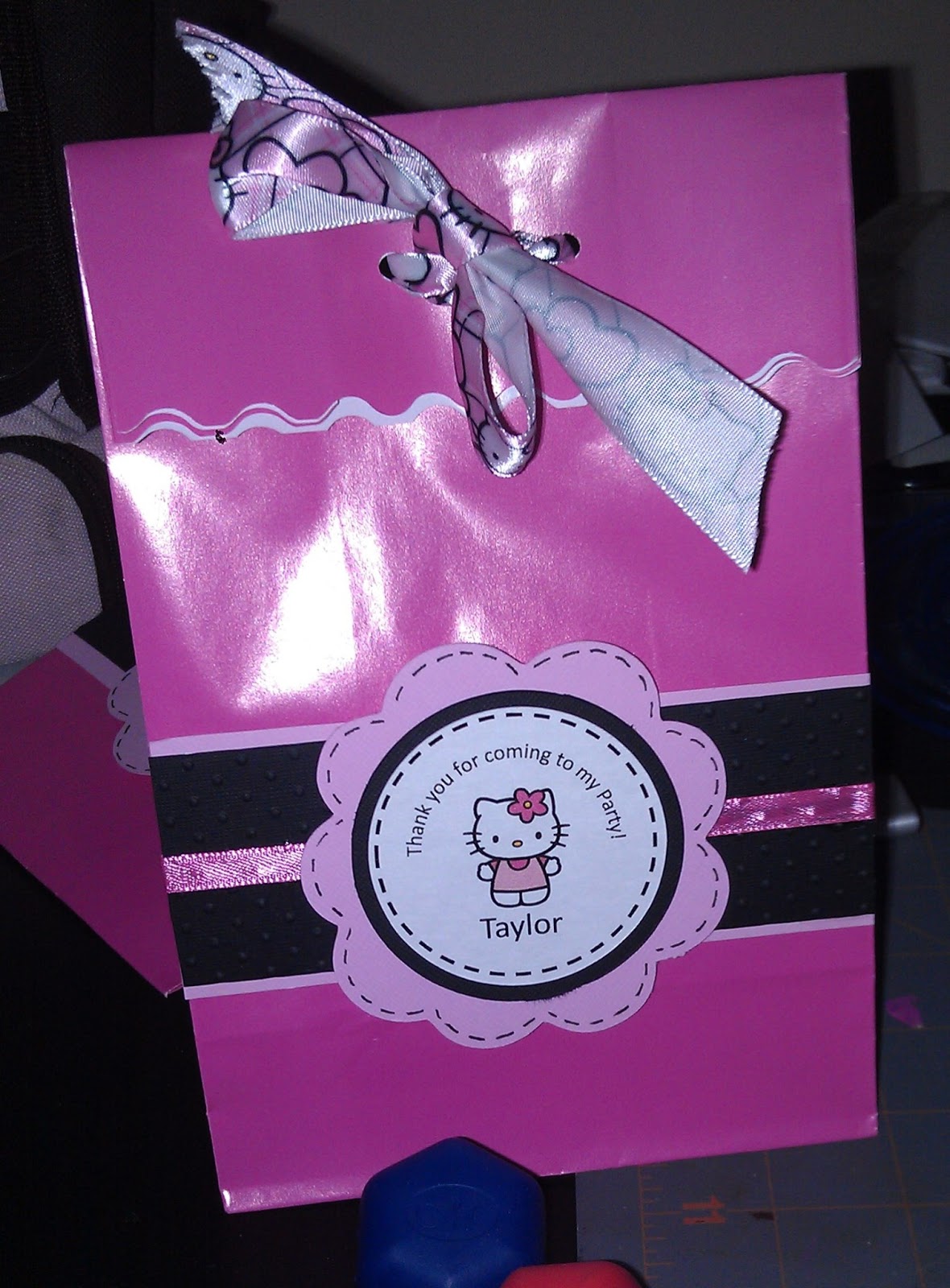 Always On The Run With 2 Hello Kitty Gift Bags always-on-the-run-with-2-hello-kitty-gift-bags