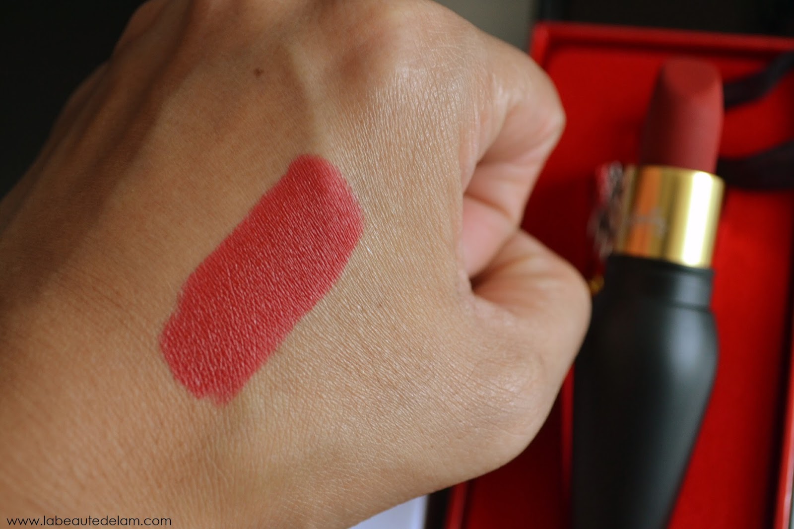 Rouge Louboutin, la quintessence du rouge à lèvres