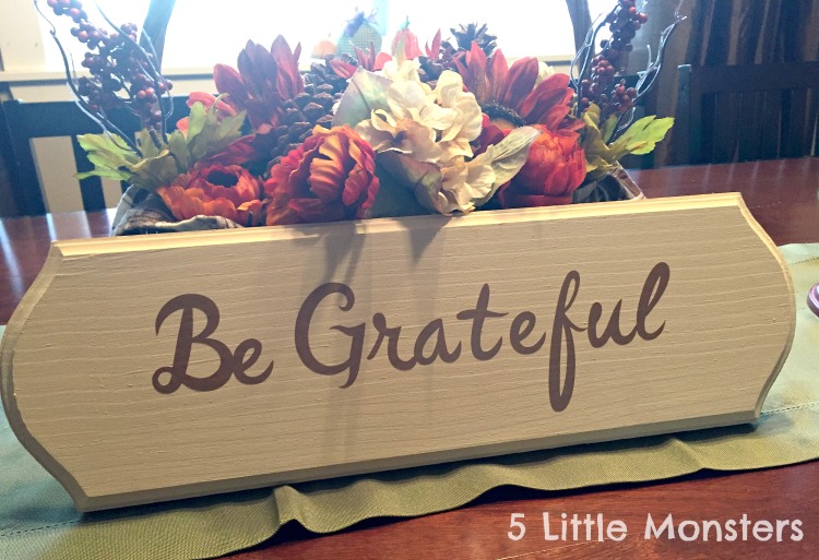 5 Little Monsters: Be Grateful Sign for Thanksgiving