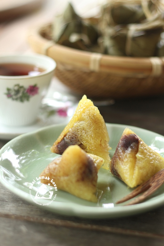 Nasi Lemak Lover: Red Bean Kee Chang (Alkaline water rice dumplings) 红豆沙鹼水粽