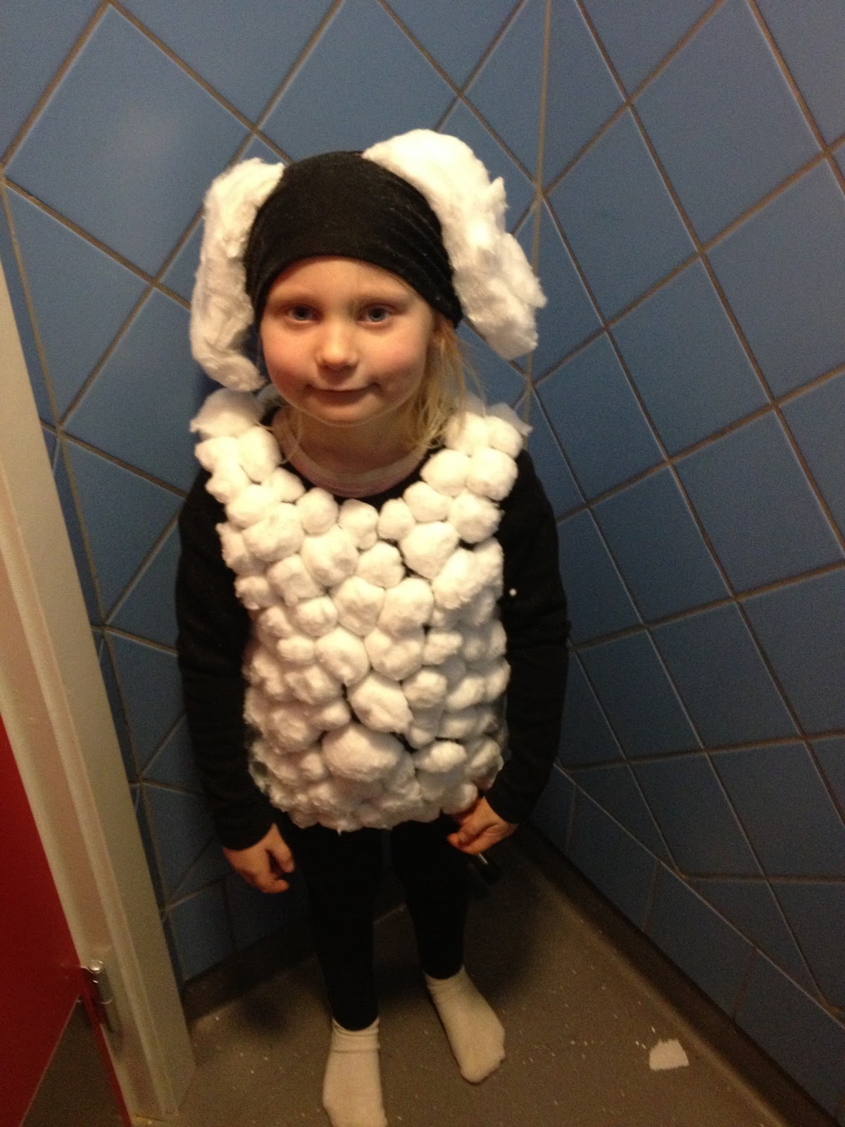 Frk.Brandt: Fastelavns kostume og lidt flere kort