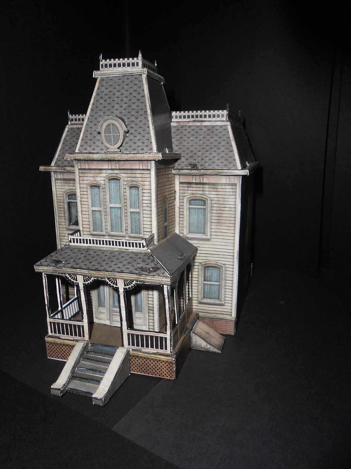 LAS MAQUETAS DE MAMARRO - PAPER MODEL: CASA DE NORMAN BATES/THE BATES HOUSE