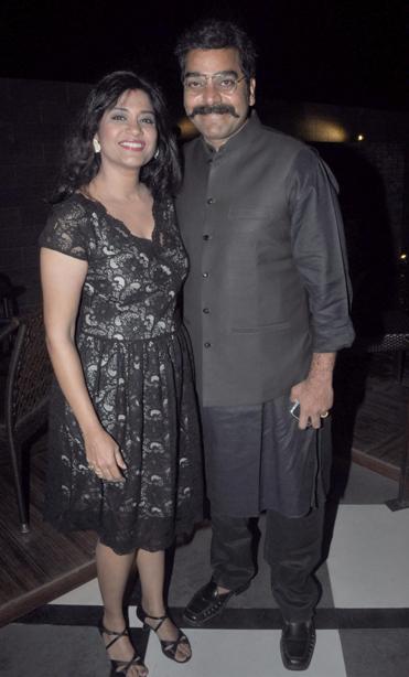 Bollywood Actor Ashutosh Rana & Wife Actress Renuka Shahane Family ...