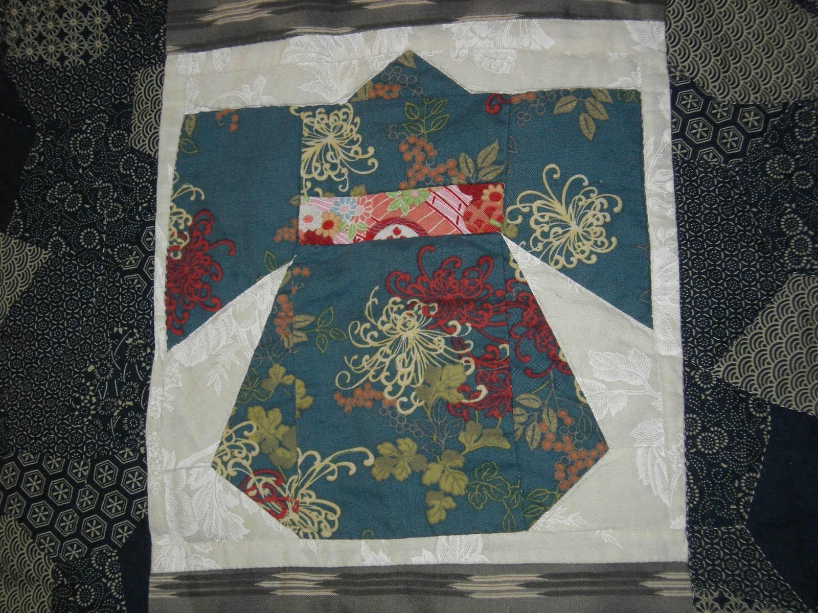 JUBILOCIOS: COLCHA PATCHWORK KIMONOS