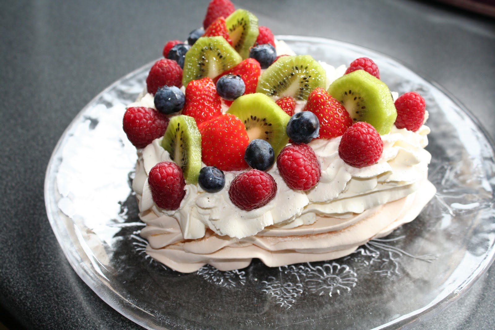 Små Pavlova kaker | Hanne`s kaker – ByHanne