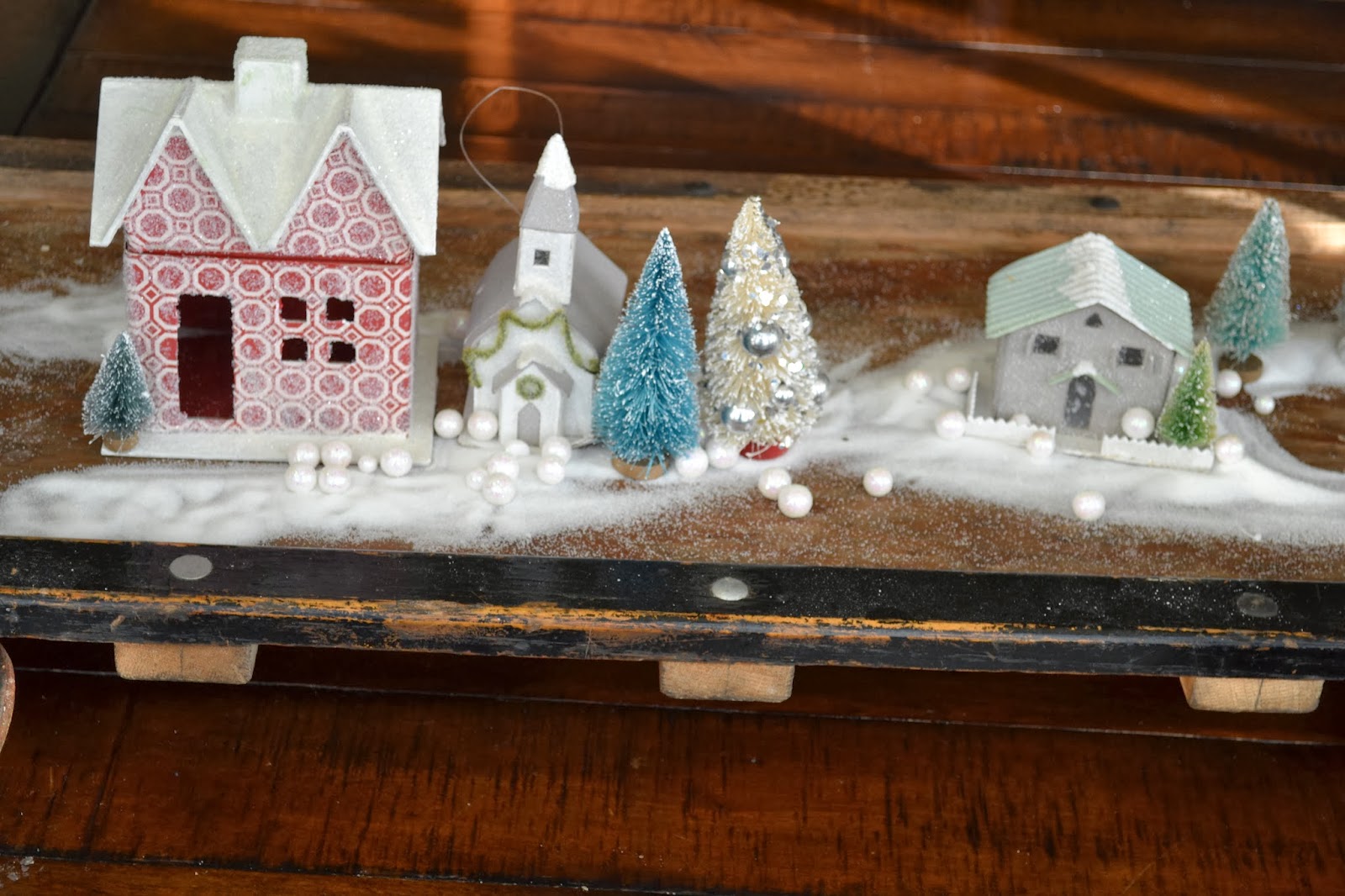 Hollyhocks & Honeybees: Snow inspired decor + a blog hop