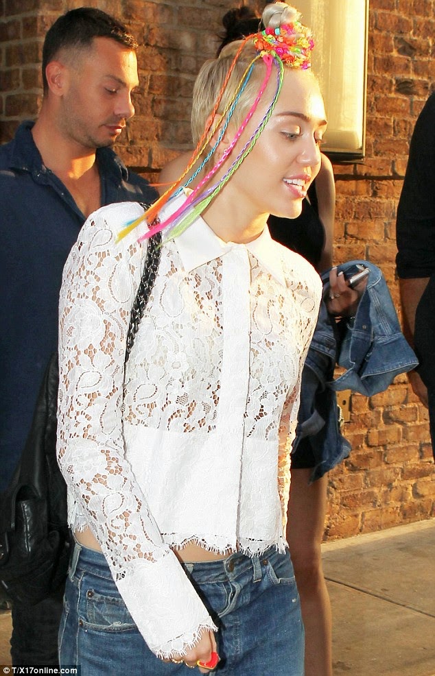 Snaphit: Miley Cyrus shows off rainbow hair braids in New York