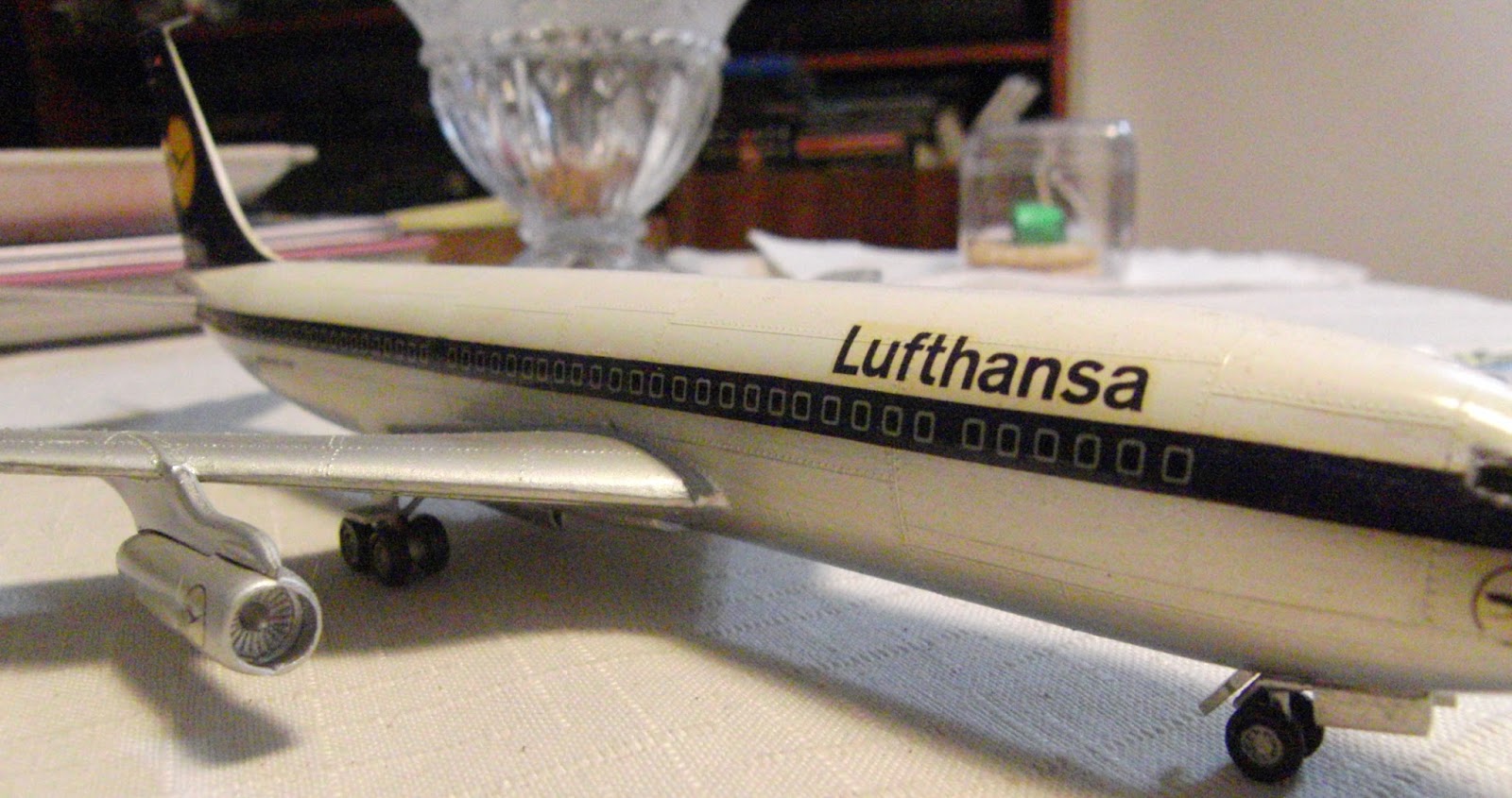 JN Model kits Review: Revell 1/144 Boeing 707-320B Lufthansa