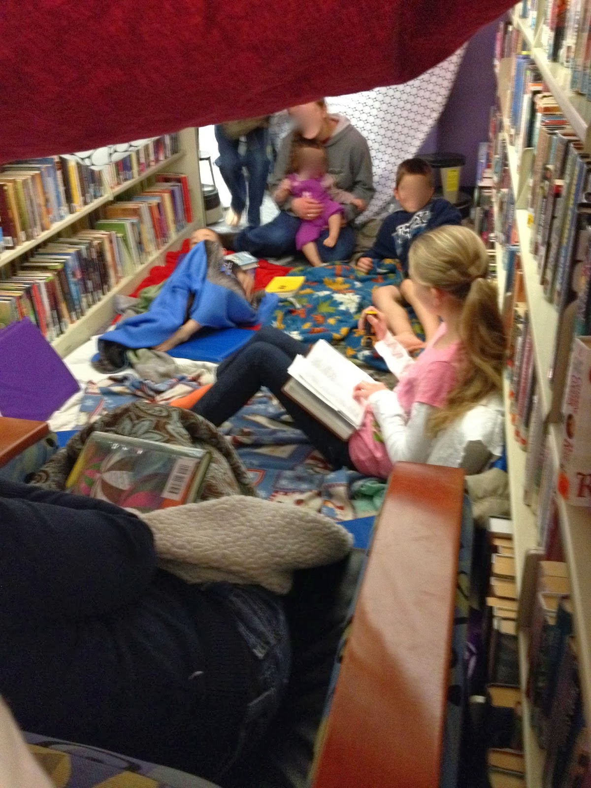 The Show Me Librarian: Family Forts After Hours