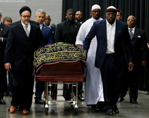 Photos: Muslim funeral service begins for Muhammad Ali