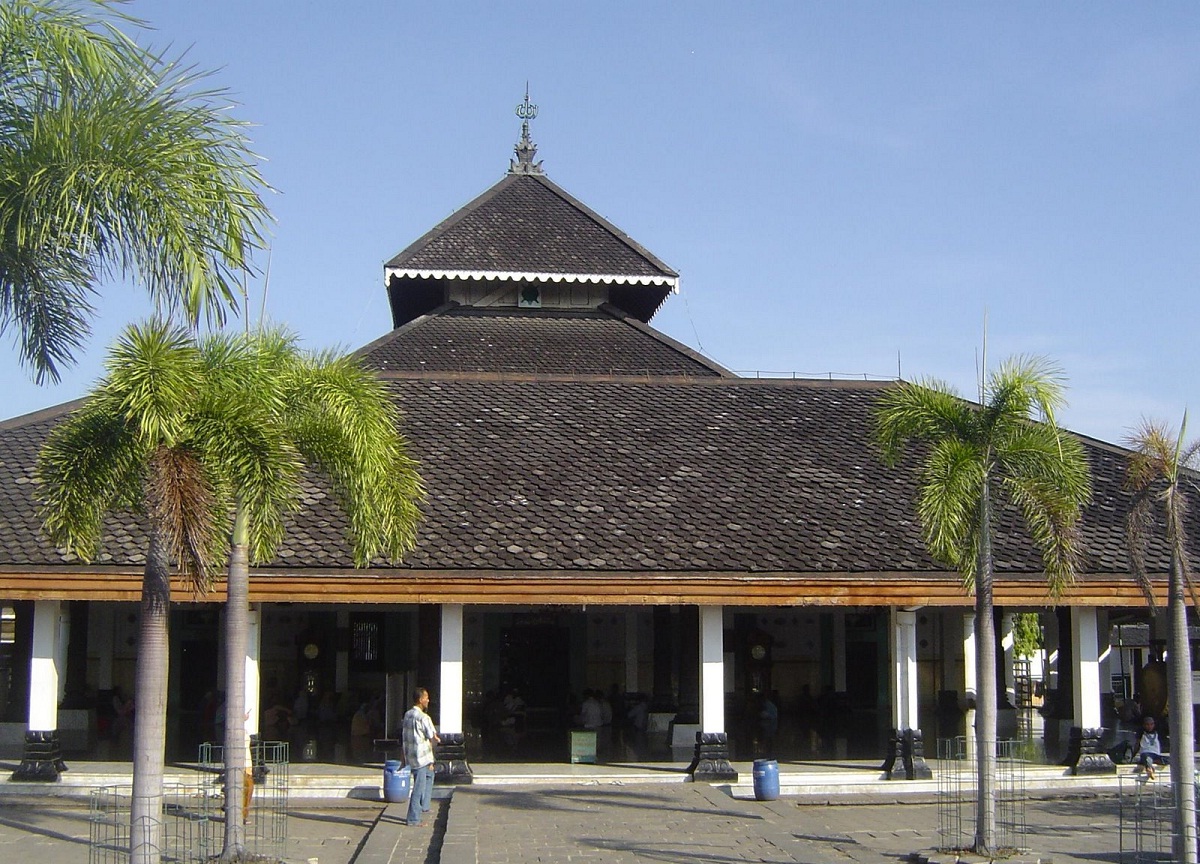 Sejarah Kerajaan Islam Demak : Kehidupan Politik, Ekonomi dan Budaya ...