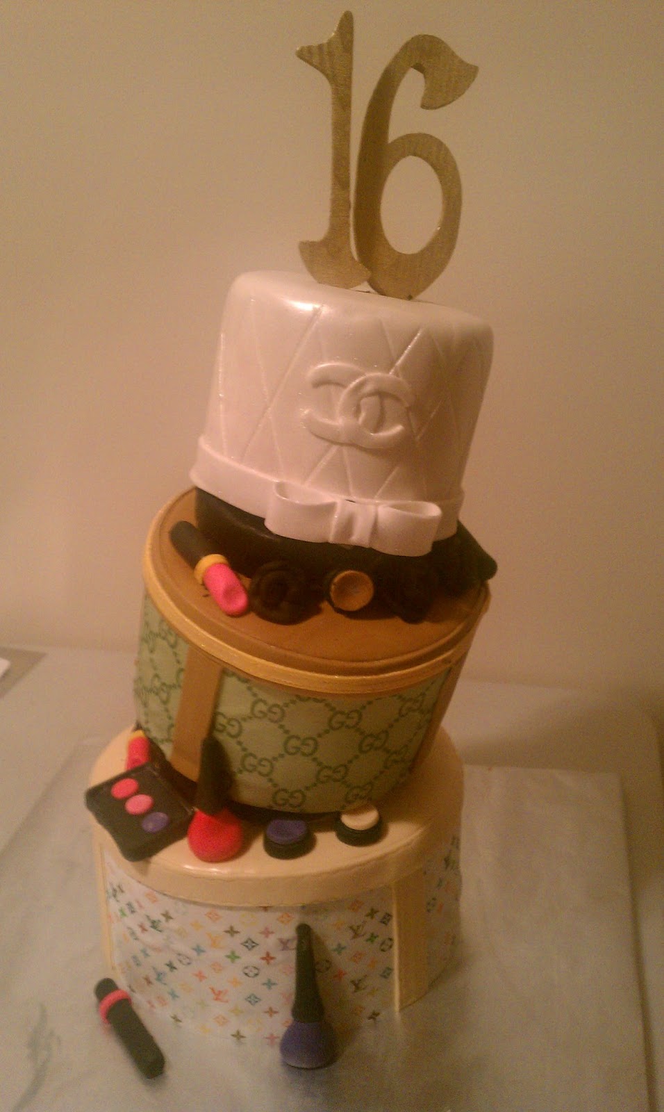 Sweet Cakes: Sweet 16 Topsy Turvy Cake