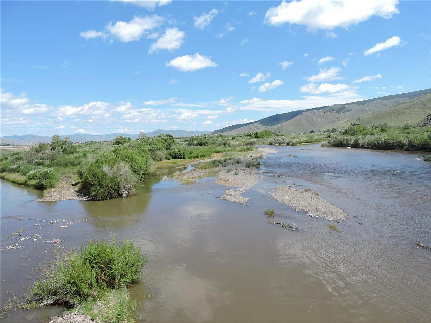 Birding for a Lark: Banks of the Tuul river