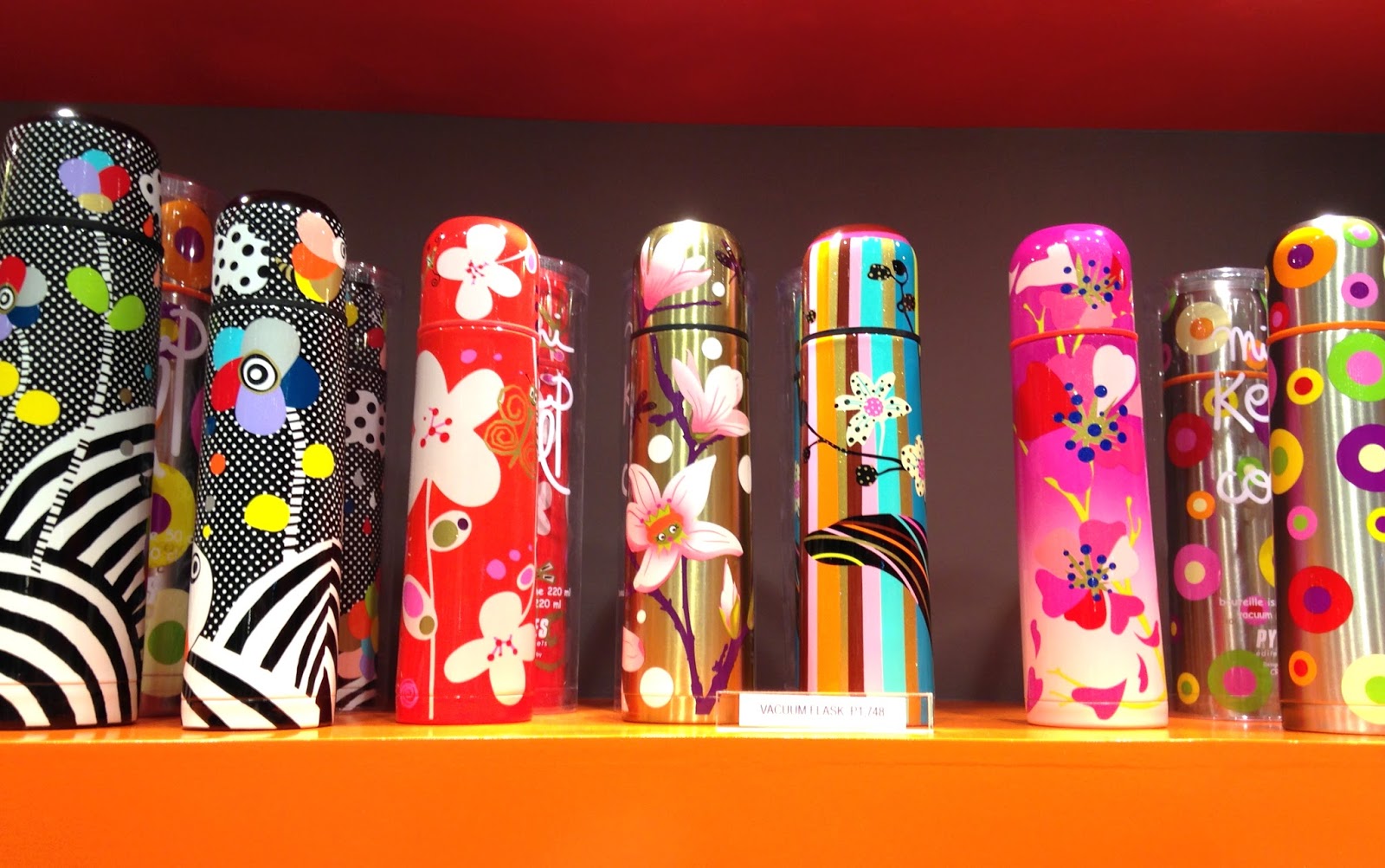 Pylones Hits Manila!