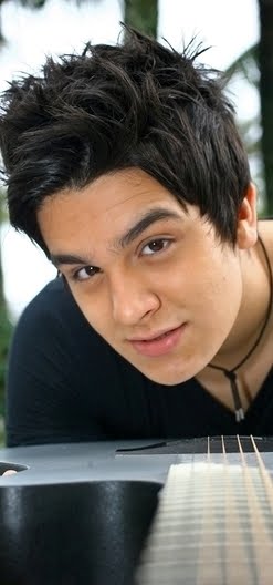 Luan $antana: Luan Santana embarca hoje para Shows em MG