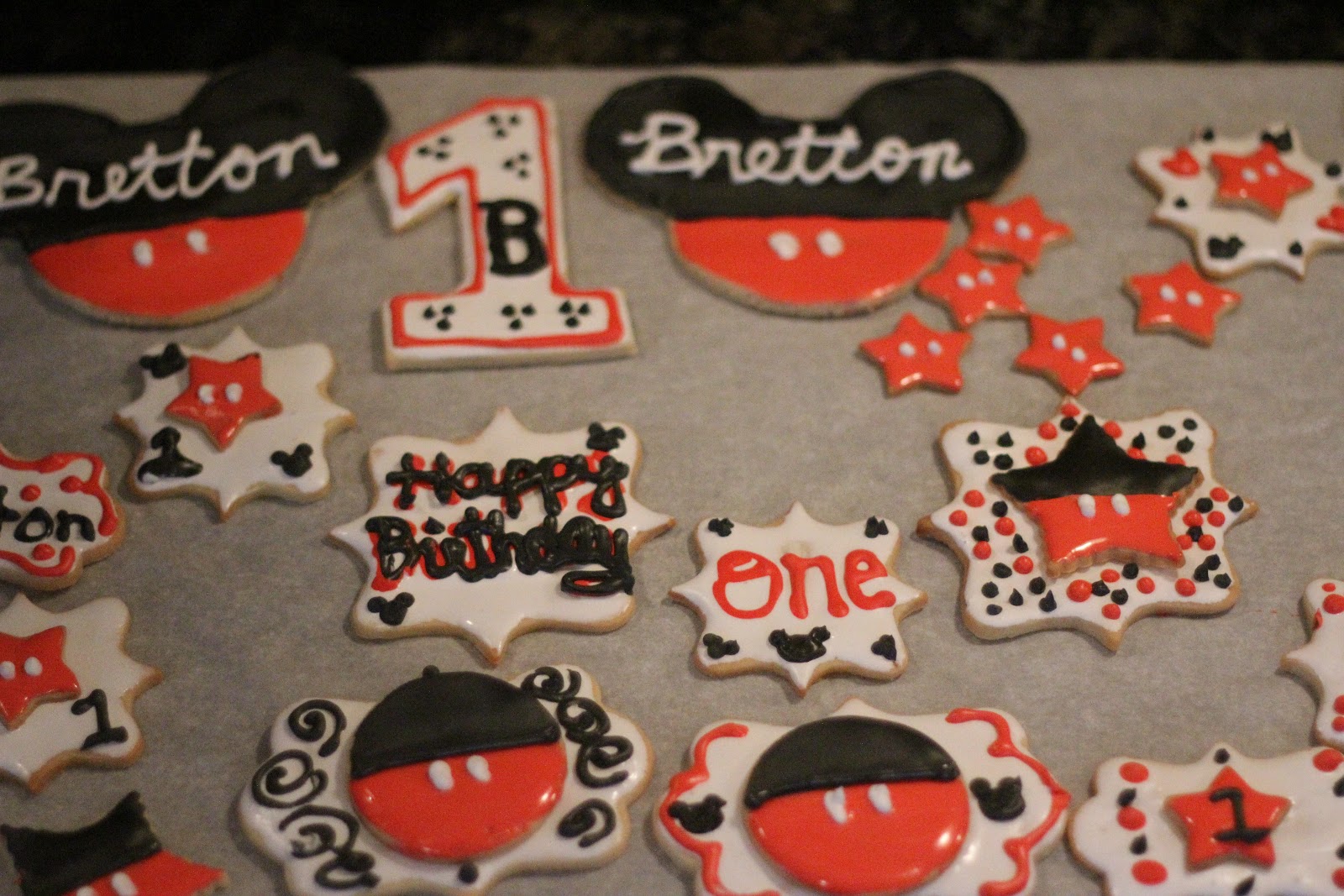 Priscillas: Mickey Mouse Sugar Cookies