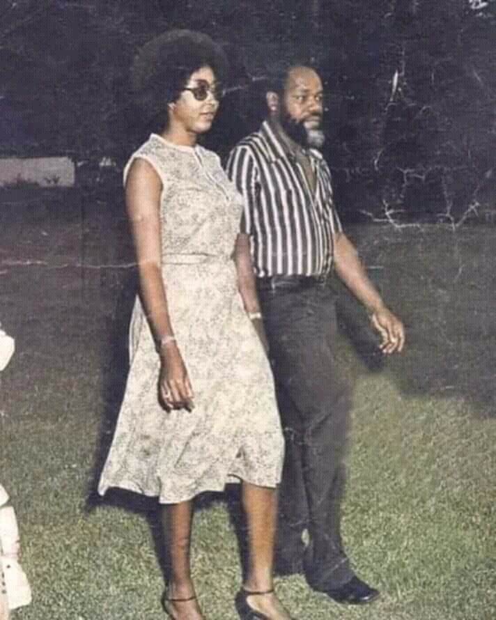 Rare photo of Chukwuemeka Ojukwu with his 3rd wife, Stella Onyeador ...