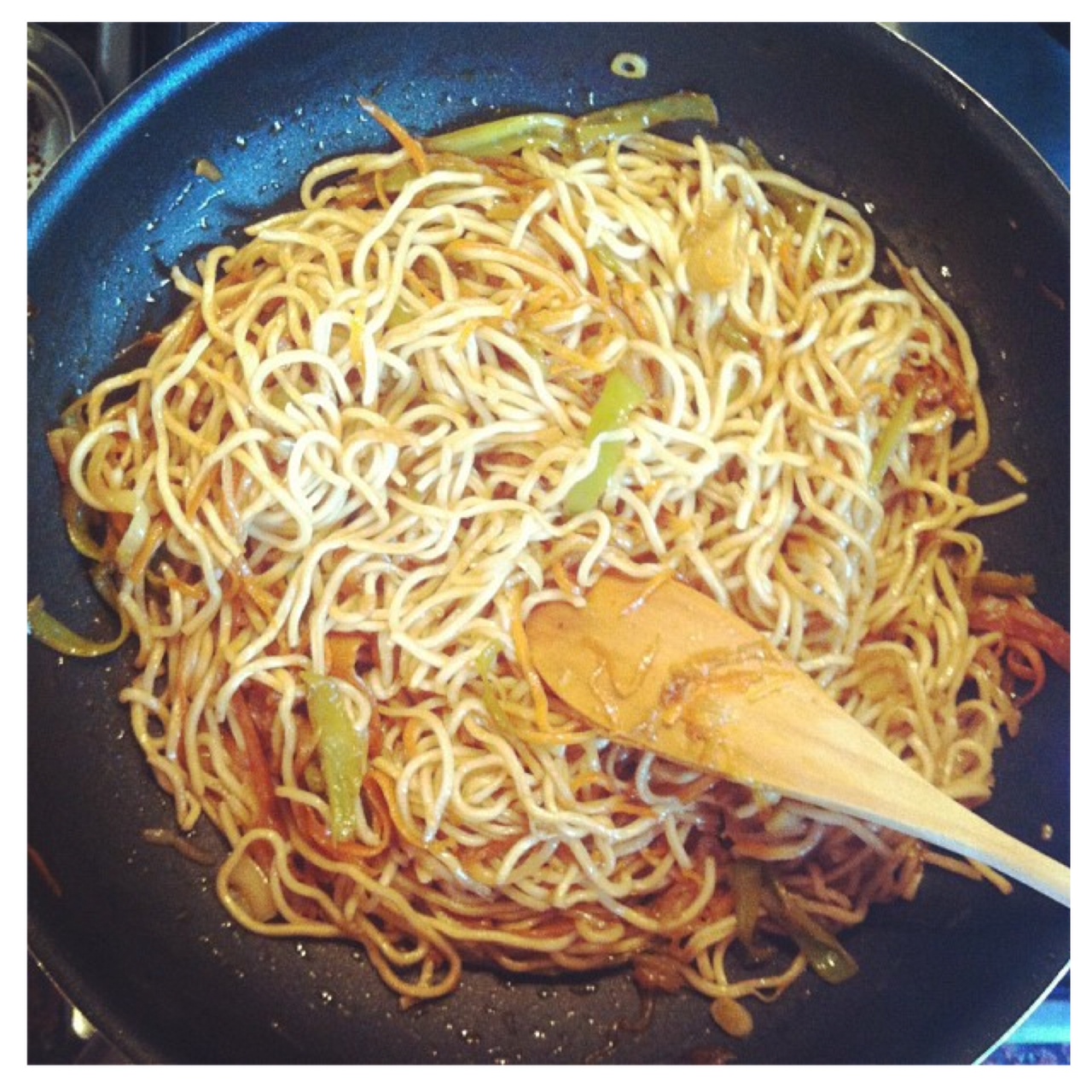 Işıltılı Yemek Günlüğü: Sebzeli/Tavuklu Noodle