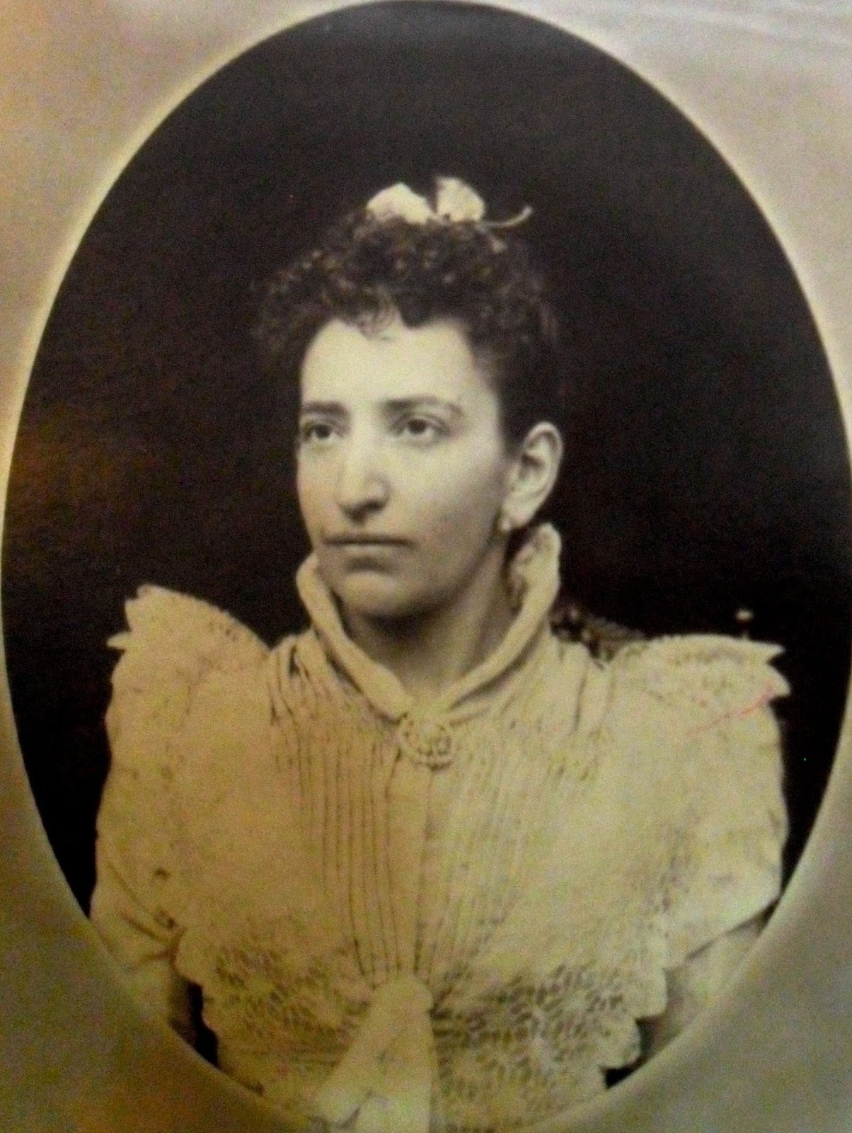 LA HISTORIA SECRETA DE MARÍA NIEVES Y BUSTAMANTE