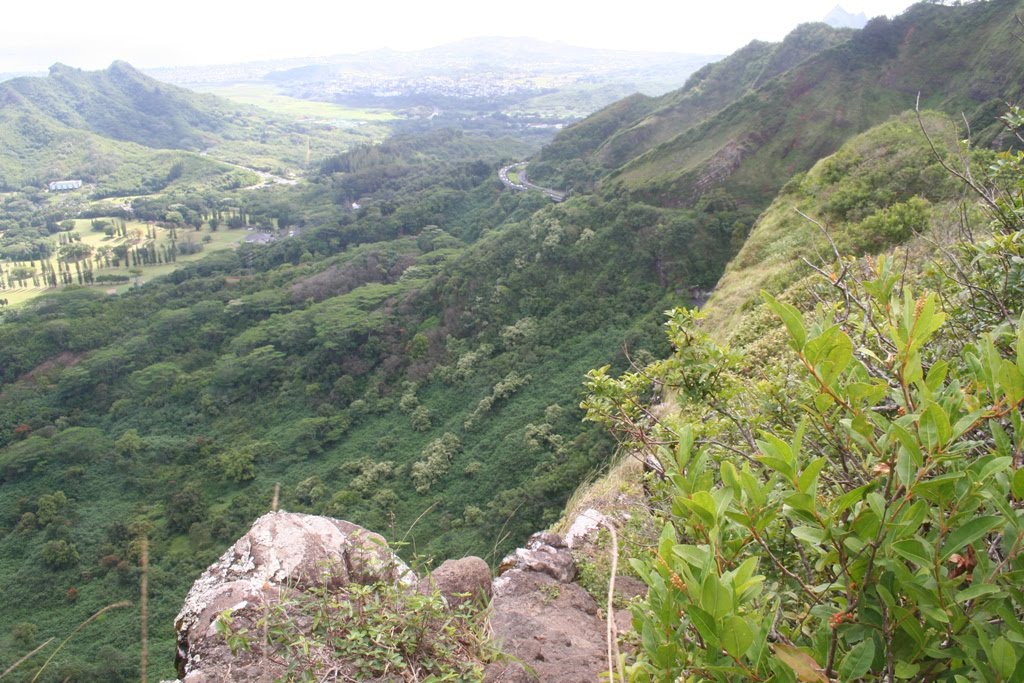 The Armstrongs: Pali Puka Hike