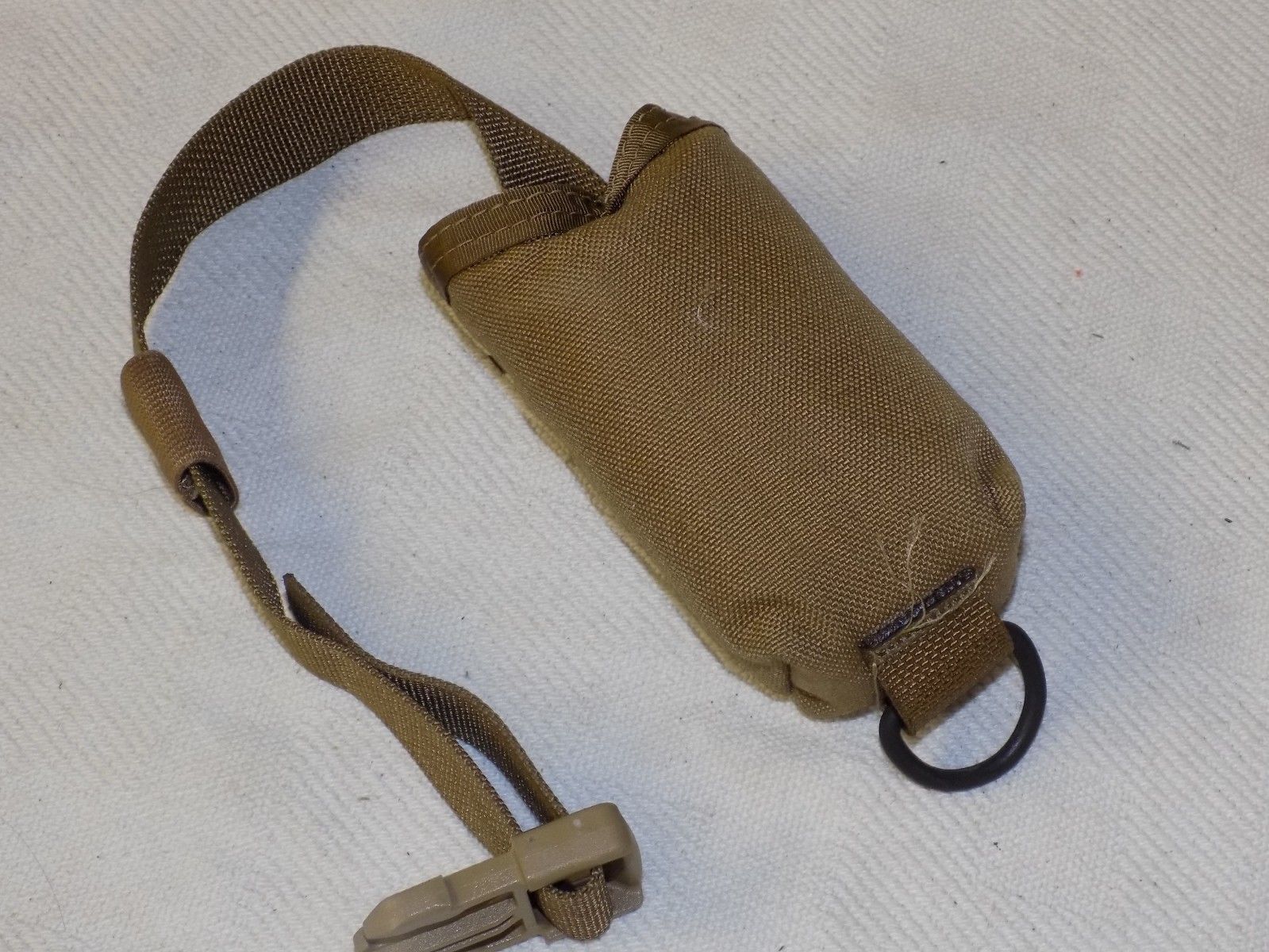 Webbingbabel: USMC Mechanical Breacher Kit MBK Carrier Sledge Axe Coyote