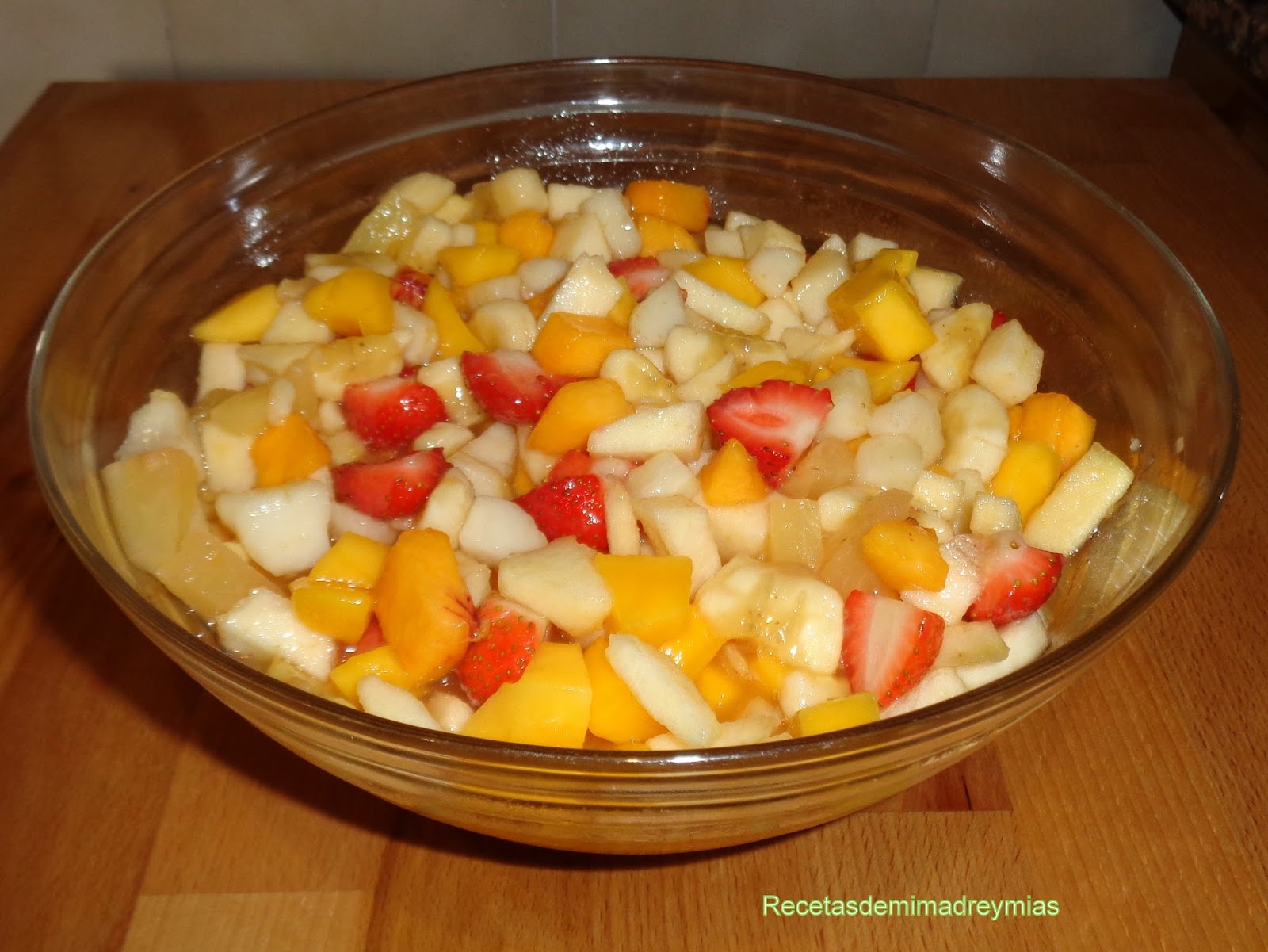 RECETAS DE MI MADRE Y MIAS: Macedonia de frutas