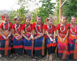 Ujoni.com: Chakma Traditional Dress