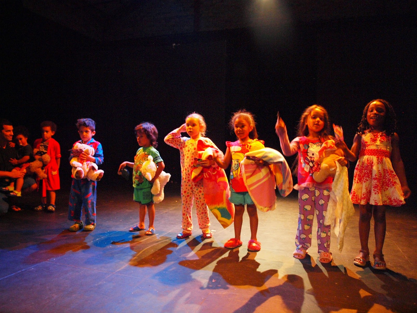 Kindergarten children perform on the stage for the first time! St ...