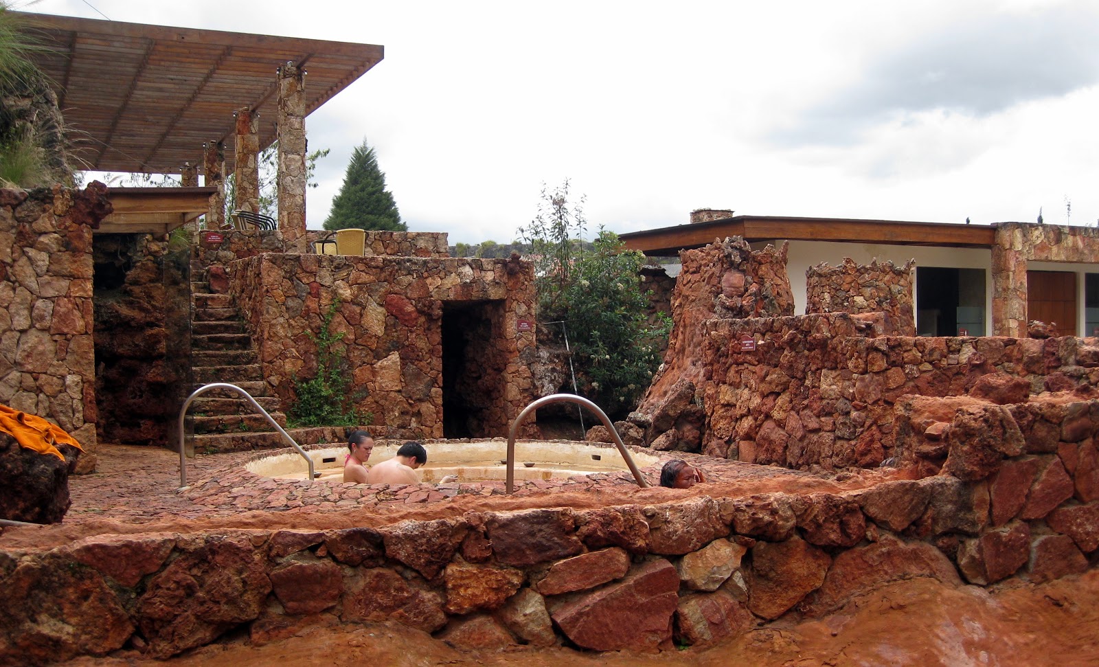 Dividindo a Bagagem: Piedra de Agua, um spa perto de Cuenca, Equador