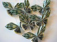 Totally Tutorials: Tutorial - How to Make a Money Garland