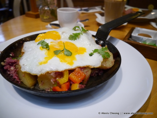 Food Review: Hummingbird Eatery at 14 Jln Progo, Bandung Indonesia ...