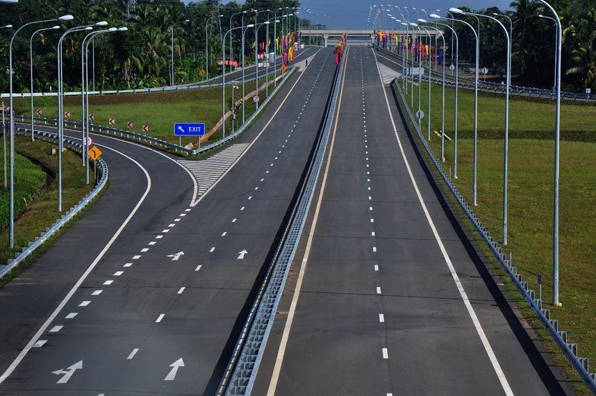 Sri Lanka Defence Forum: Sri Lanka's First Expressway from Colombo to ...