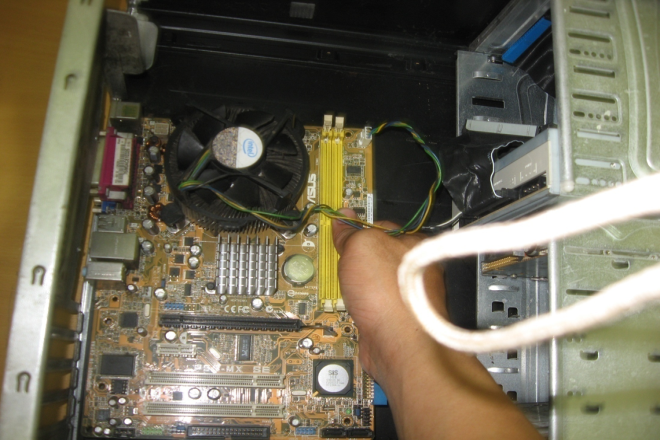 Sir Sherwin's Computer Tutorial: PARTS OF A MOTHERBOARD