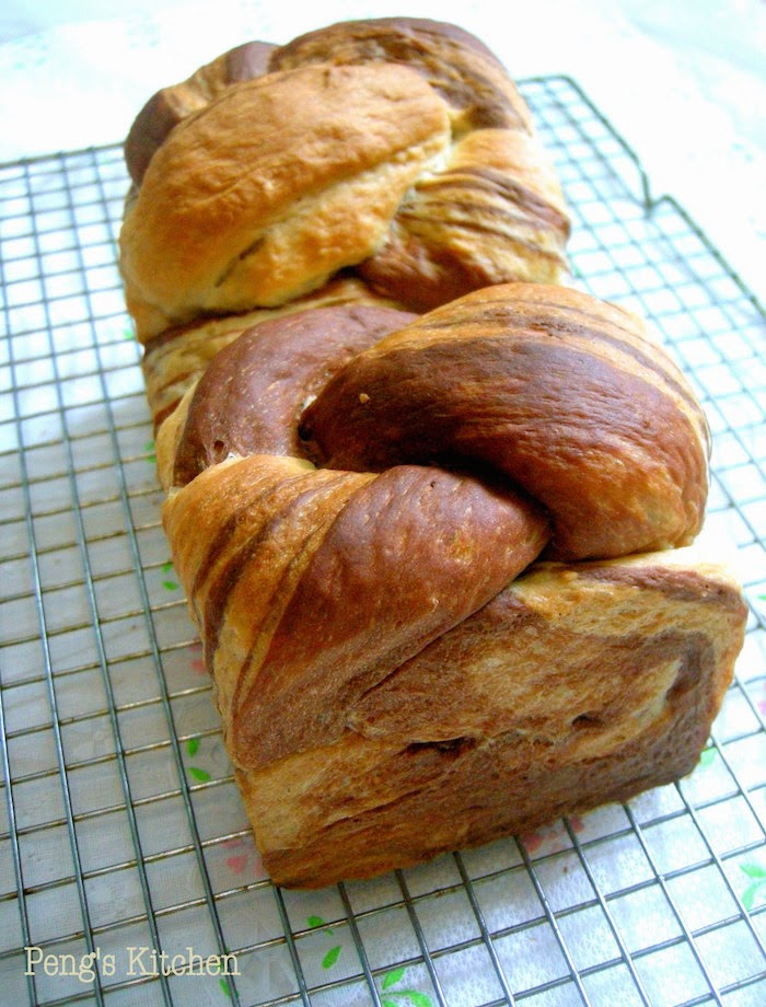 Peng's Kitchen: Chocolate Marble Bread Loaf