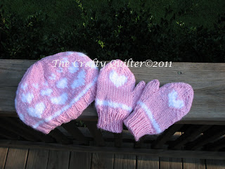 The Crafty Quilter's Closet: 2 Little Mittens for 1 Cute Kitten